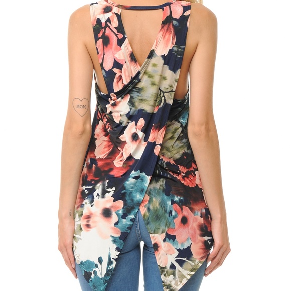 Magic Fit | Tops | Blackw Pink Floral Crisscross Top | Poshmark